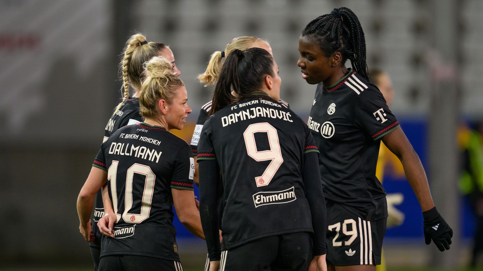 Nach heftiger Klatsche in der Ligaphase: Linda Dahlmann vom FC Bayern ...