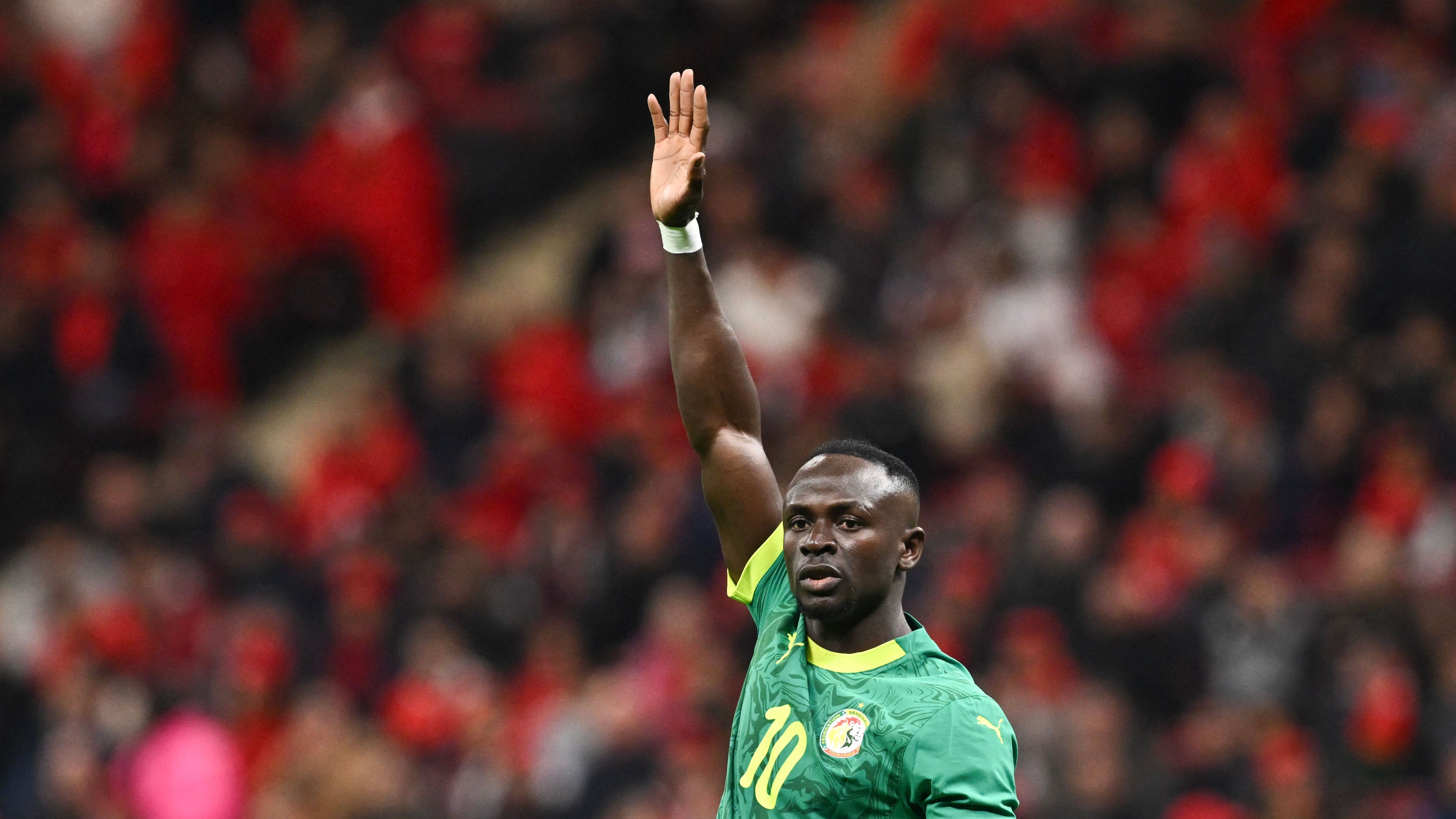 "Die entsprechenden Maßnahmen ergreifen": FIFA-Präsident Gianni ...